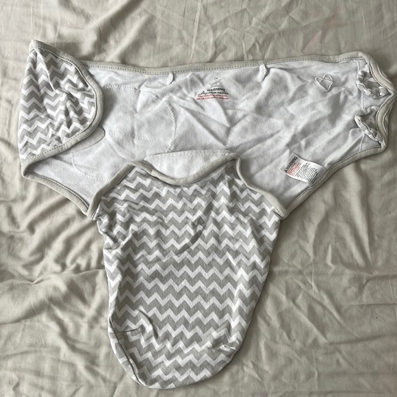 SwaddleMe | Other | Swaddleme Infant Swaddler Velcro White And Gray Zig ...